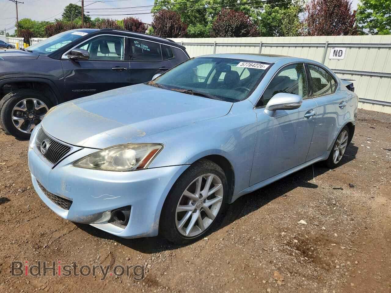 Report JTHCF5C25B5045834 LEXUS IS 2011 BLUE GAS - price and damage history