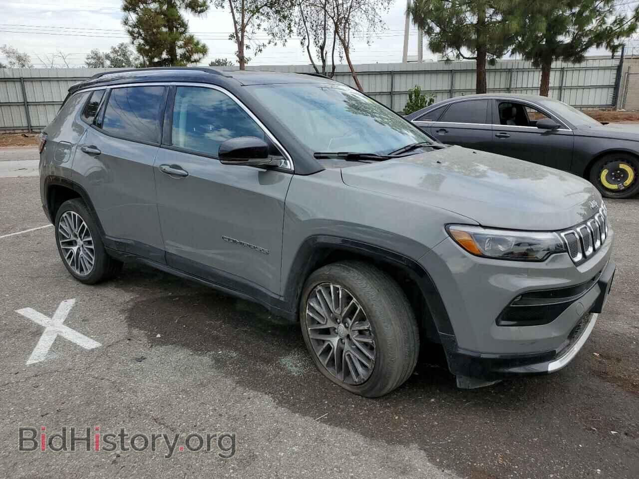 Report 3C4NJDCB8NT111865 JEEP COMPASS 2022 GRAY GAS - price and damage ...