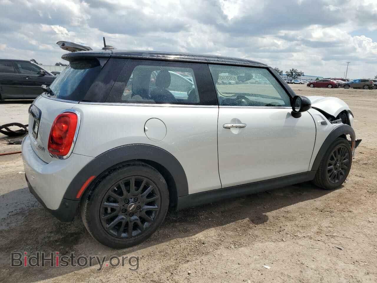 Report WMWXP5C5XK2H95225 MINI COOPER 2019 SILVER GAS - price and damage ...