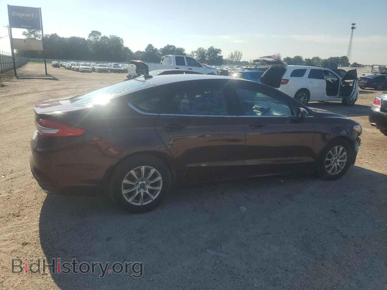 Report 3FA6P0G76HR154366 FORD FUSION 2017 MAROON GAS - price and damage ...